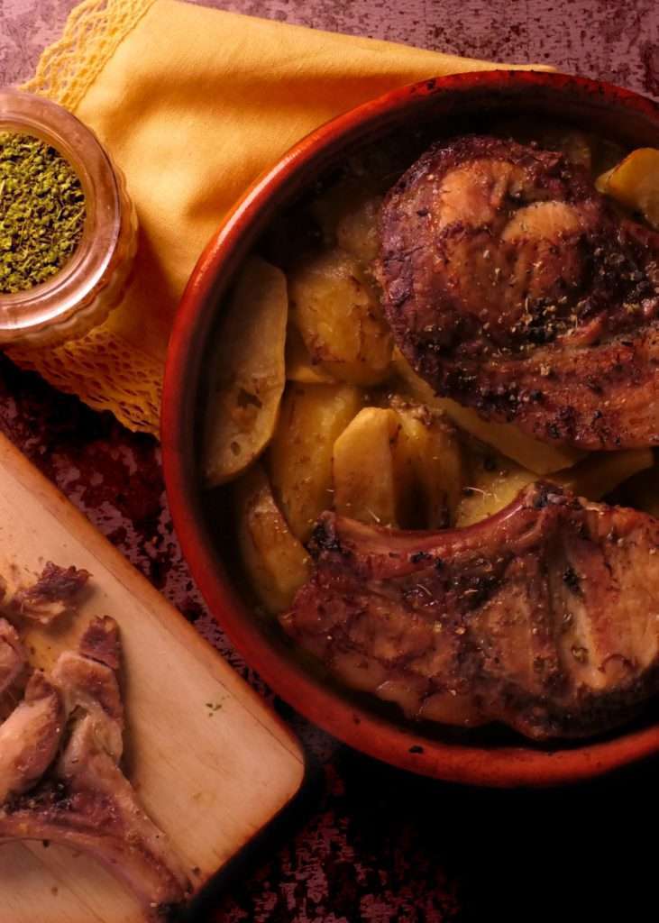 Côtes de porc au four avec pommes de terre - Recettes d'une Crétoise