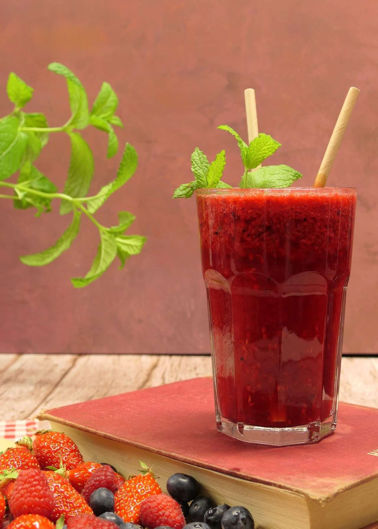 Cocktail au raki et aux fruits rouges - Recettes d'une Crétoise